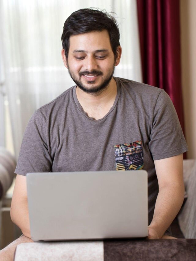 9 Tips To Look More Professional On Your Next Zoom Call - KopyKitab Blog