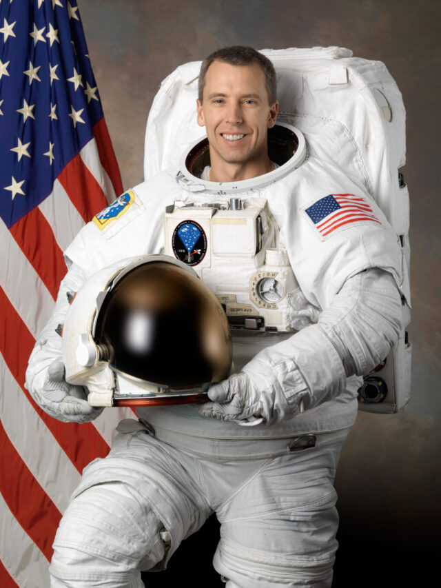 10 Amazing Facts About Astronauts You Need To Know - KopyKitab Blog